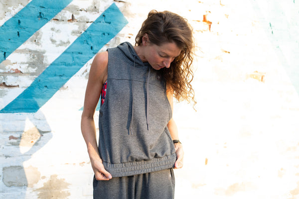 Team Hoodie (washed black) - Relay Active